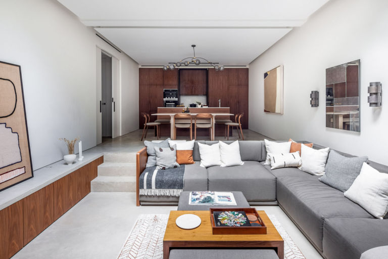 London House Tour 2021: Open Spaces And Natural Materials