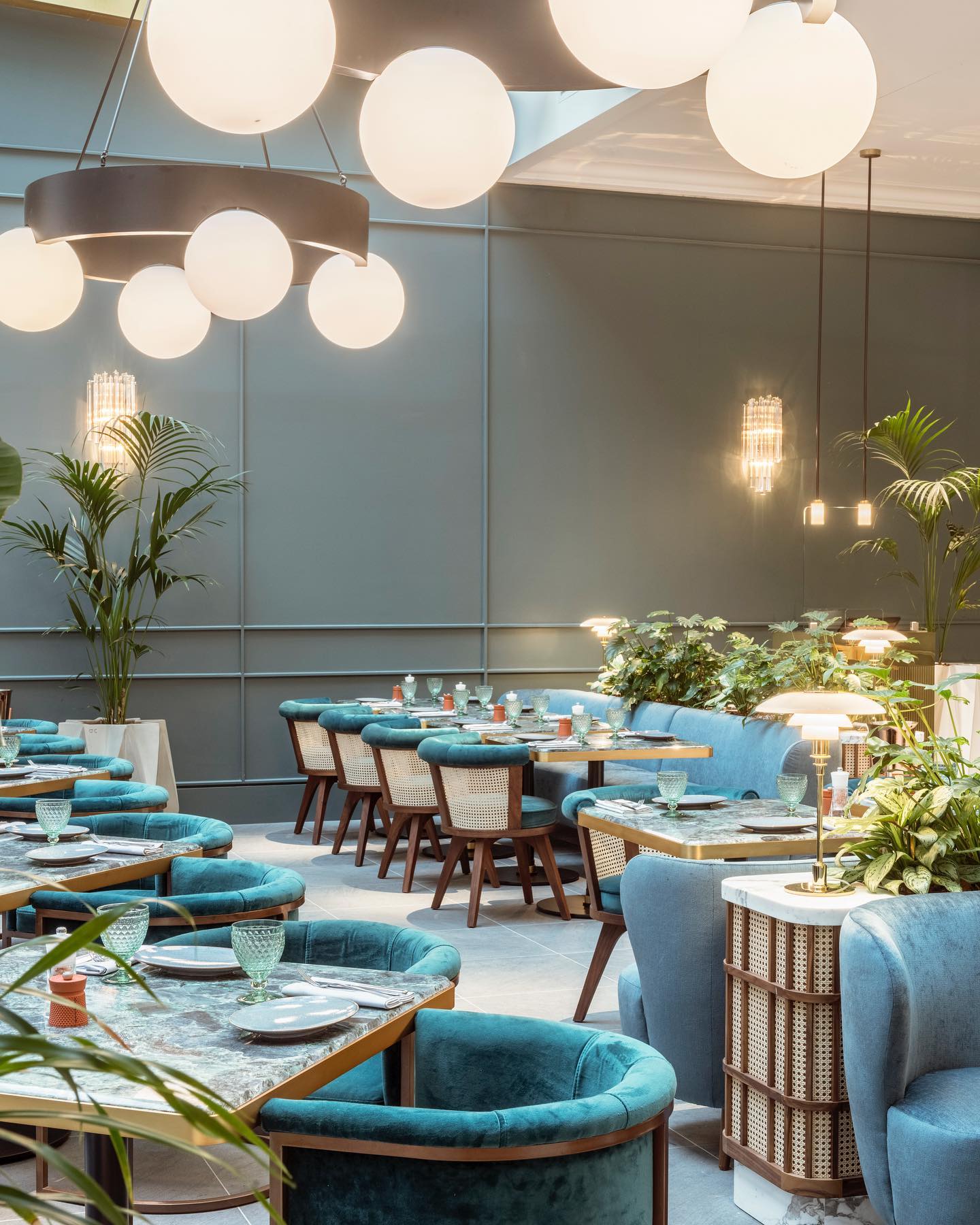 The Amazing Montecito Paris Restaurant - Wood Tailors